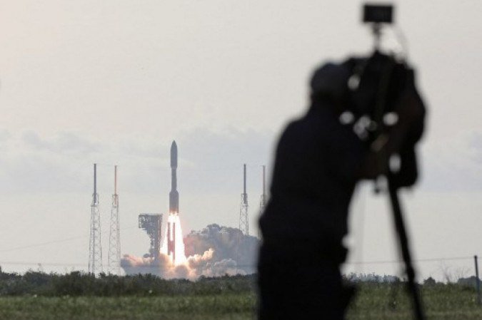 Nasa lança rover Perseverance para buscar rastros de vida em Marte