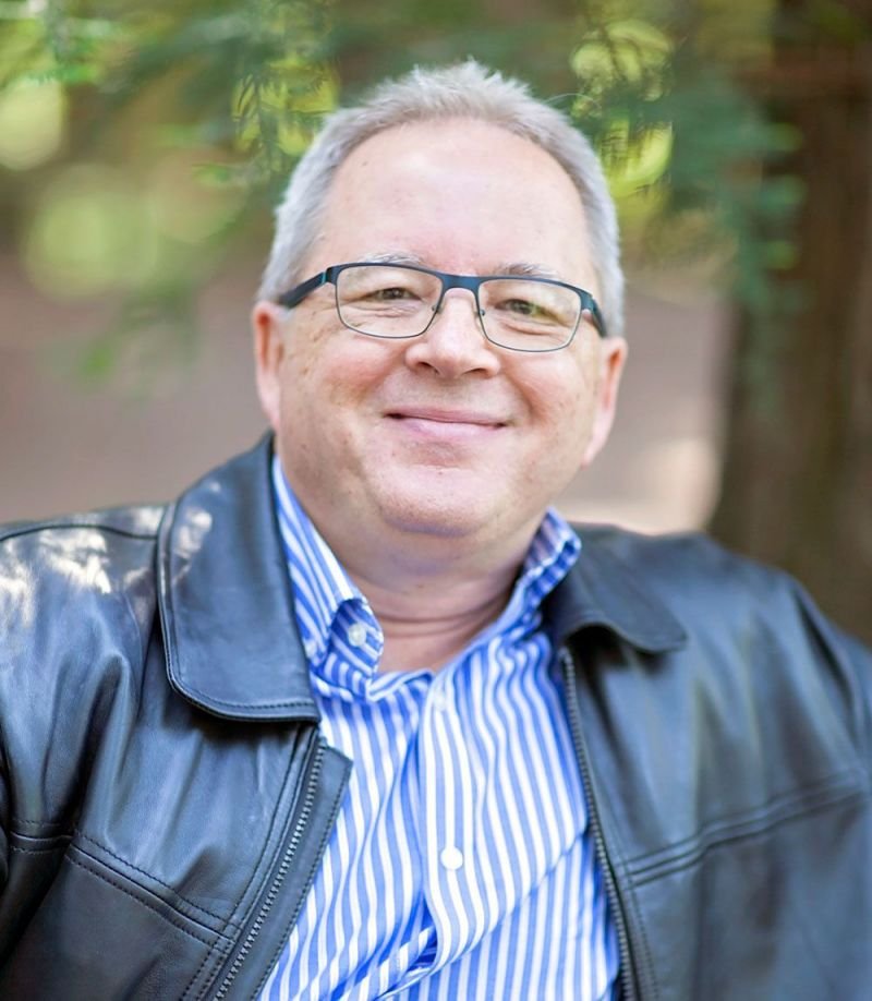 Livro em HQ 'Mamãe está com câncer' ganha versão física em português