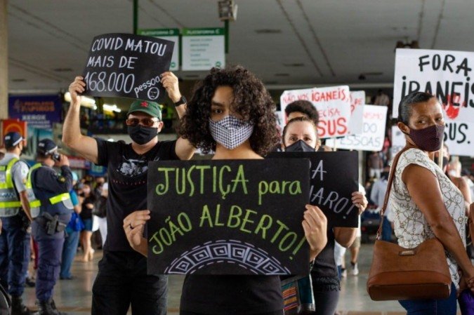 Brasilienses voltam a protestar contra o racismo nesta sexta; veja fotos