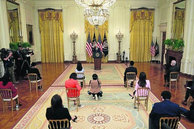 Biden dobra meta de vacinação nos EUA: 200 milhões até fim de abril