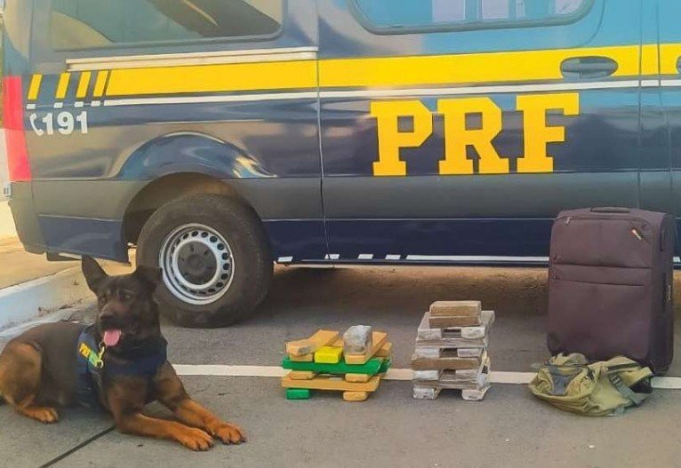 Prf Prende Mulher Em Planaltina Com Maconha Em Mala