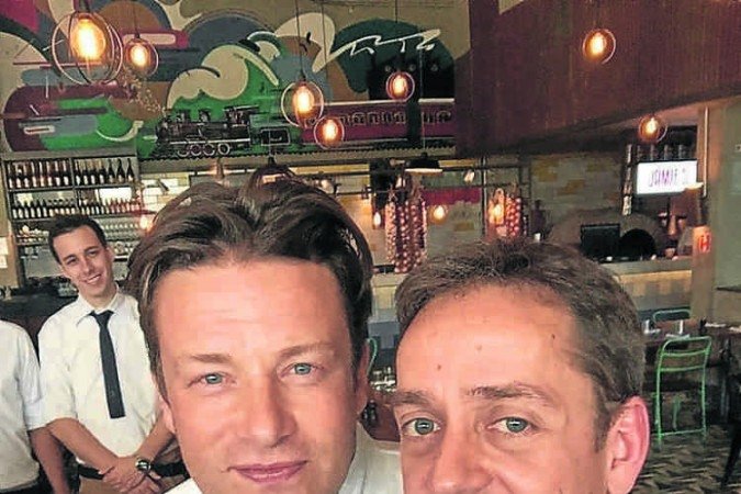 Jamie Oliver lança marca no DF