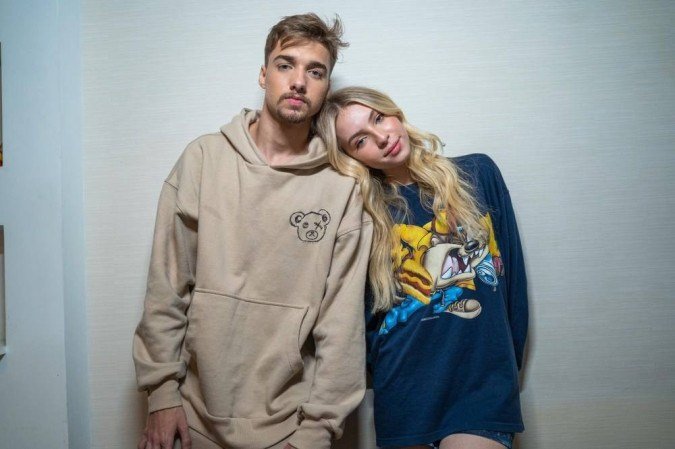 Lipe lança ‘Rotina’, single de estreia da influenciadora Fefe na música