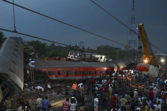 Número De Mortos Em Mega Acidente De Trem Na Índia Chega A 288