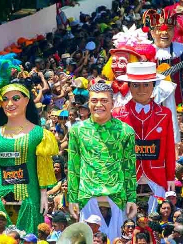 Carnaval: conheça a tradição dos bonecos gigantes de Olinda