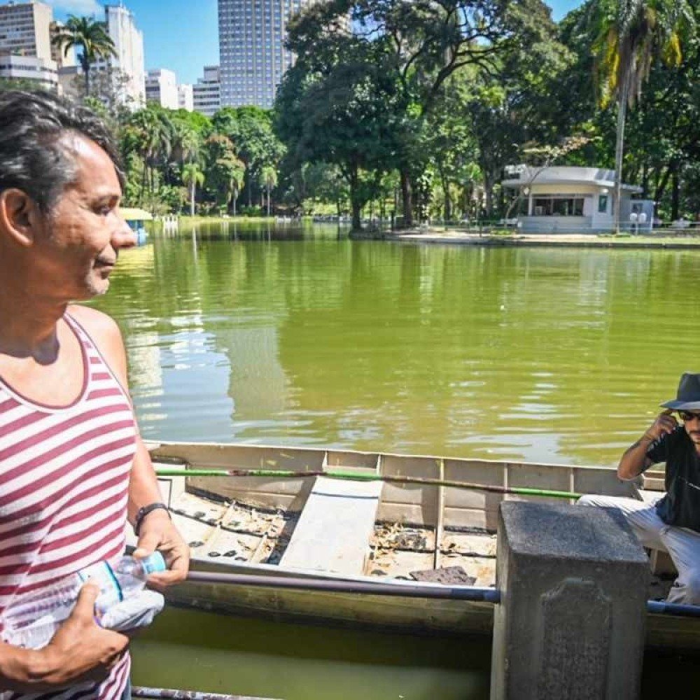 ‘Não pensei duas vezes’, diz servidor que pulou em lago para salvar vítima