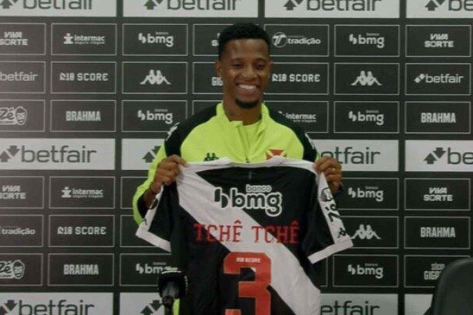 Tchê Tchê revela posição preferida no campo em apresentação no Vasco