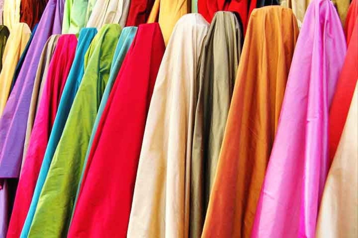 Variedade de tecidos, suas texturas e utilidades; o primeiro passo da moda