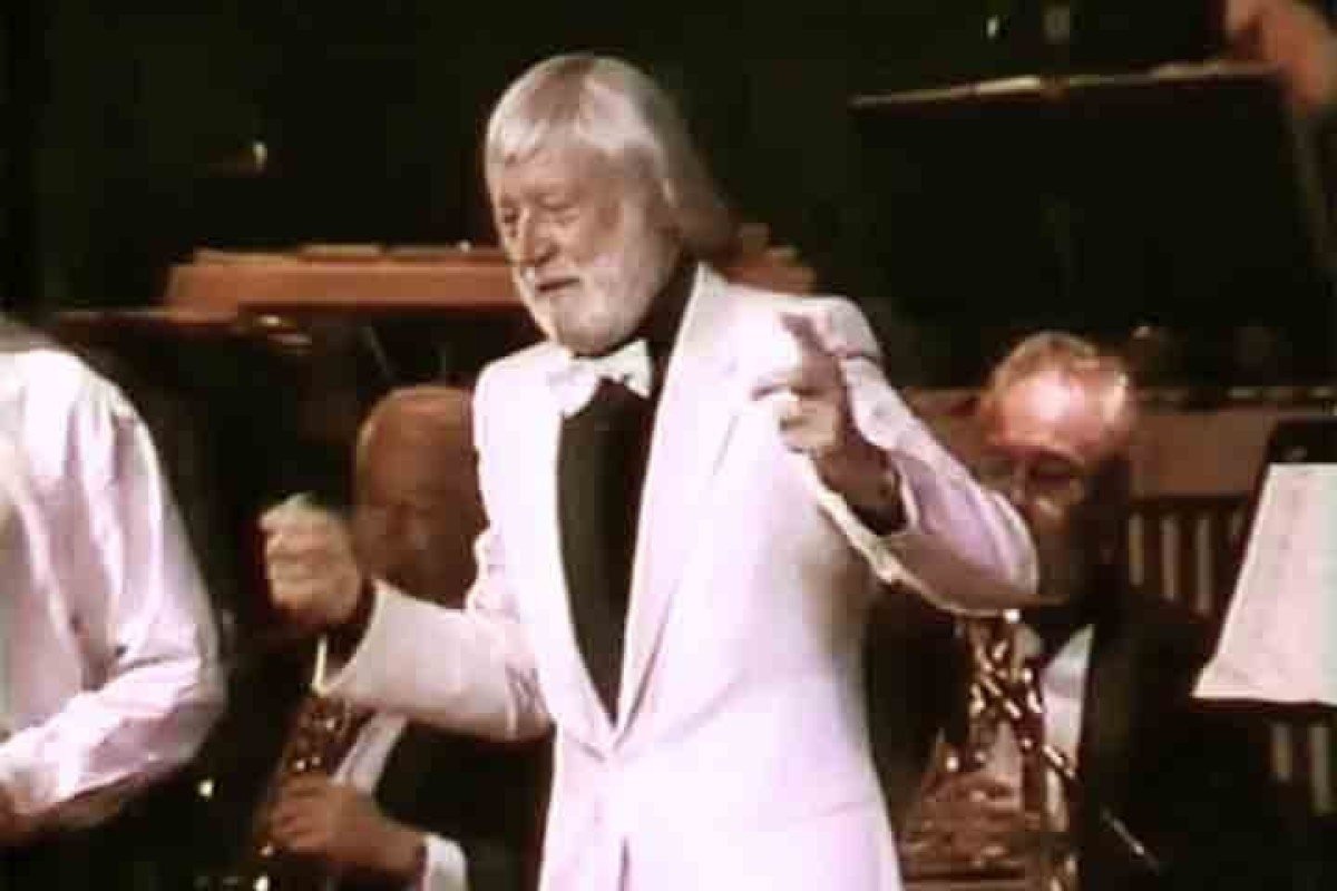 Há 109 anos nascia Ray Conniff, o maestro que teve no Brasil uma ...