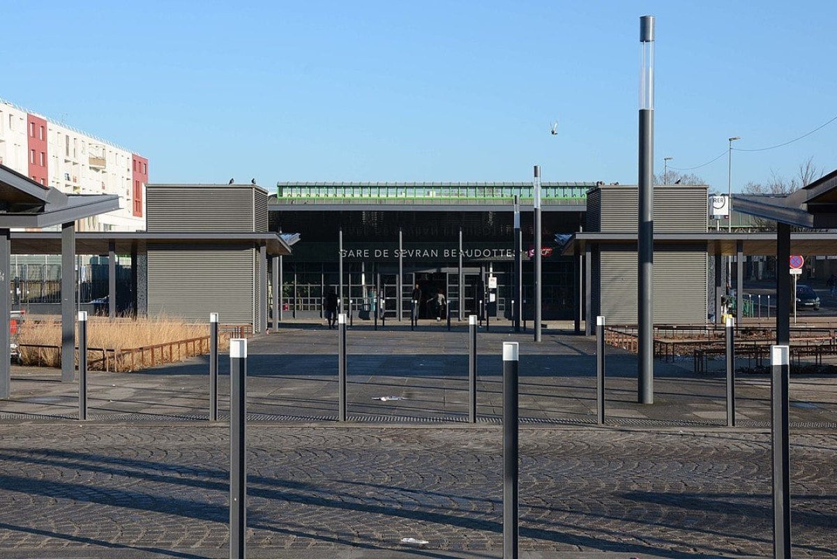 Pra quem não viu: Pequena cidade francesa derrota gigante do comércio ...