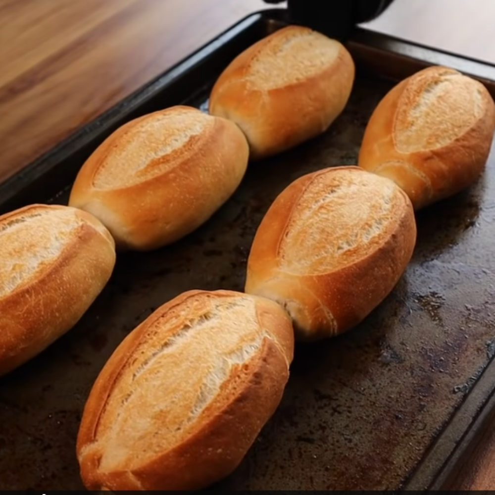Diversos apelidos do pão no Brasil. Como você chama?